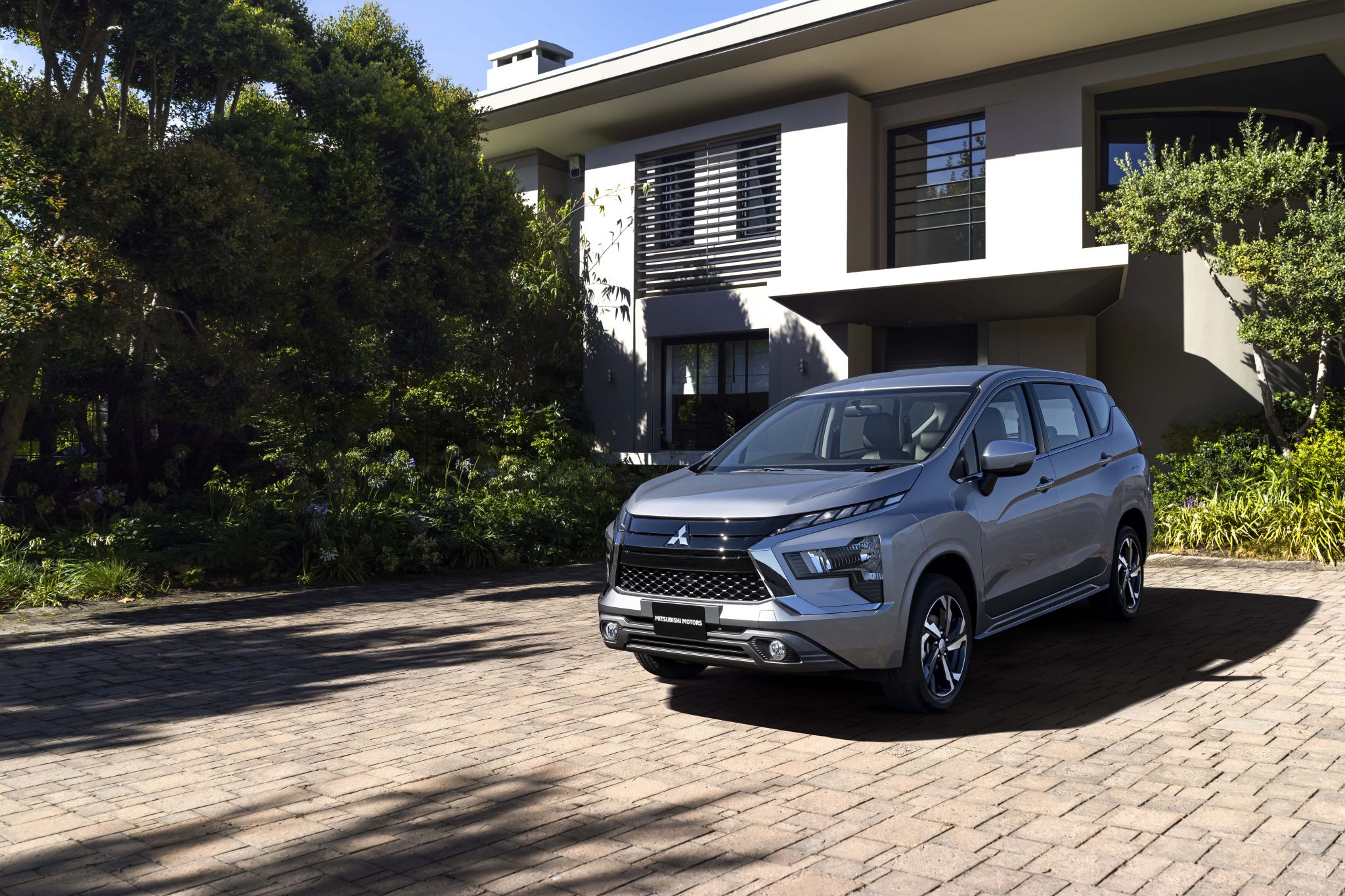 Southern Cross Motors | One Name. Many Legends.